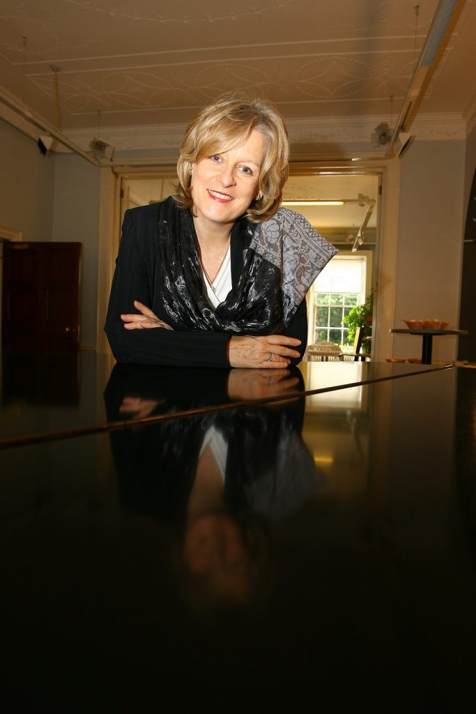 Virginia Kerr | International Soprano, Vocal Teacher & Psychotherapist